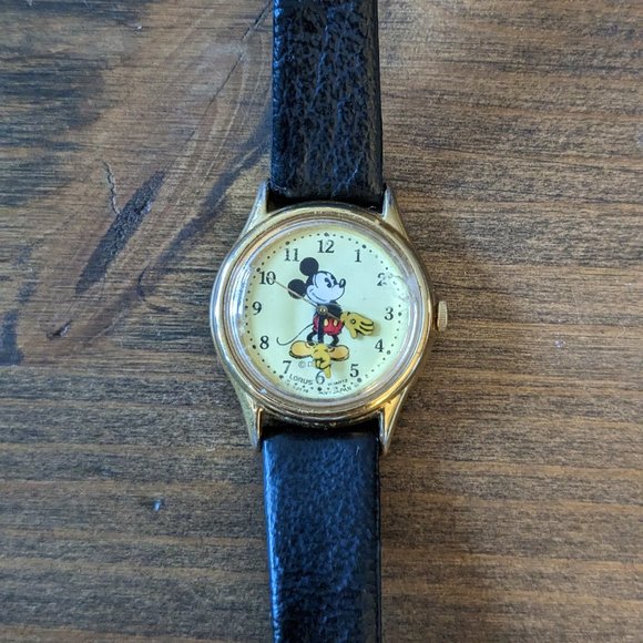 Disney | Accessories | Vintage Disney Mickey Mouse Watch | Poshmark